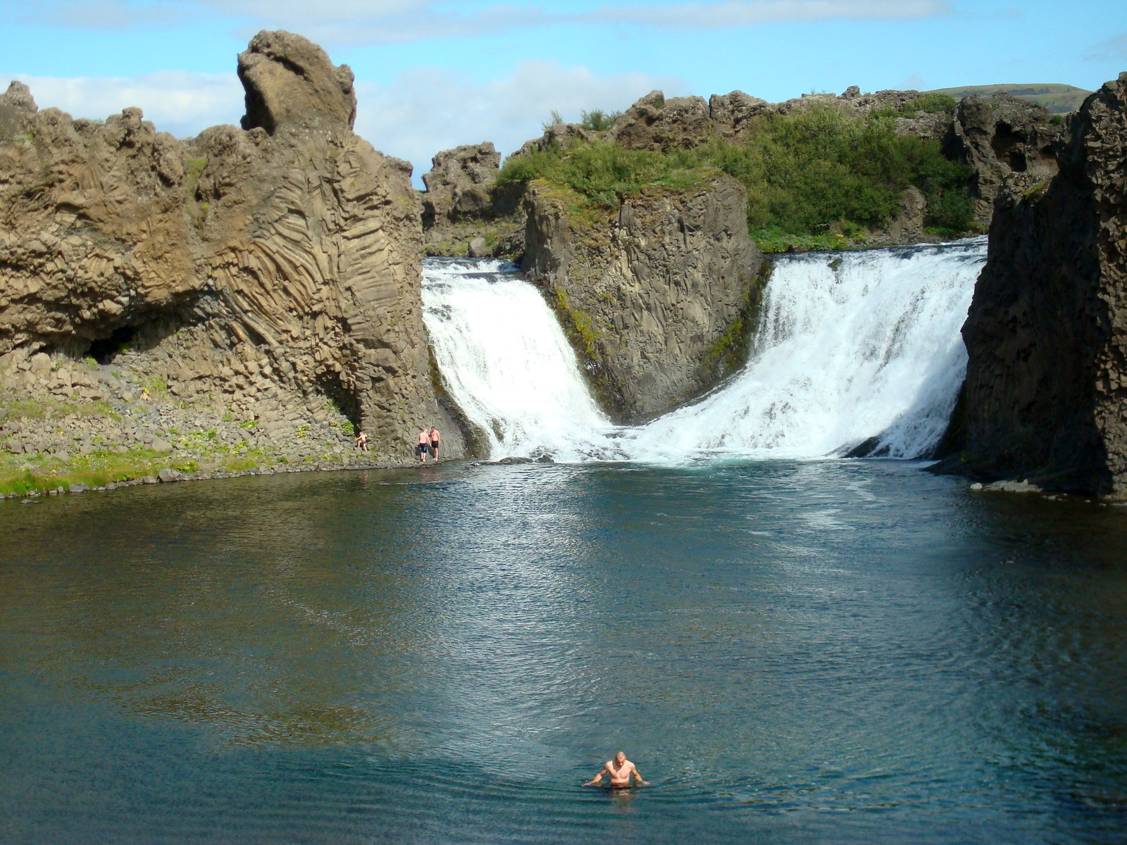The amazing Háifoss Waterfall and the beautiful Waterfalls in Fossá ...