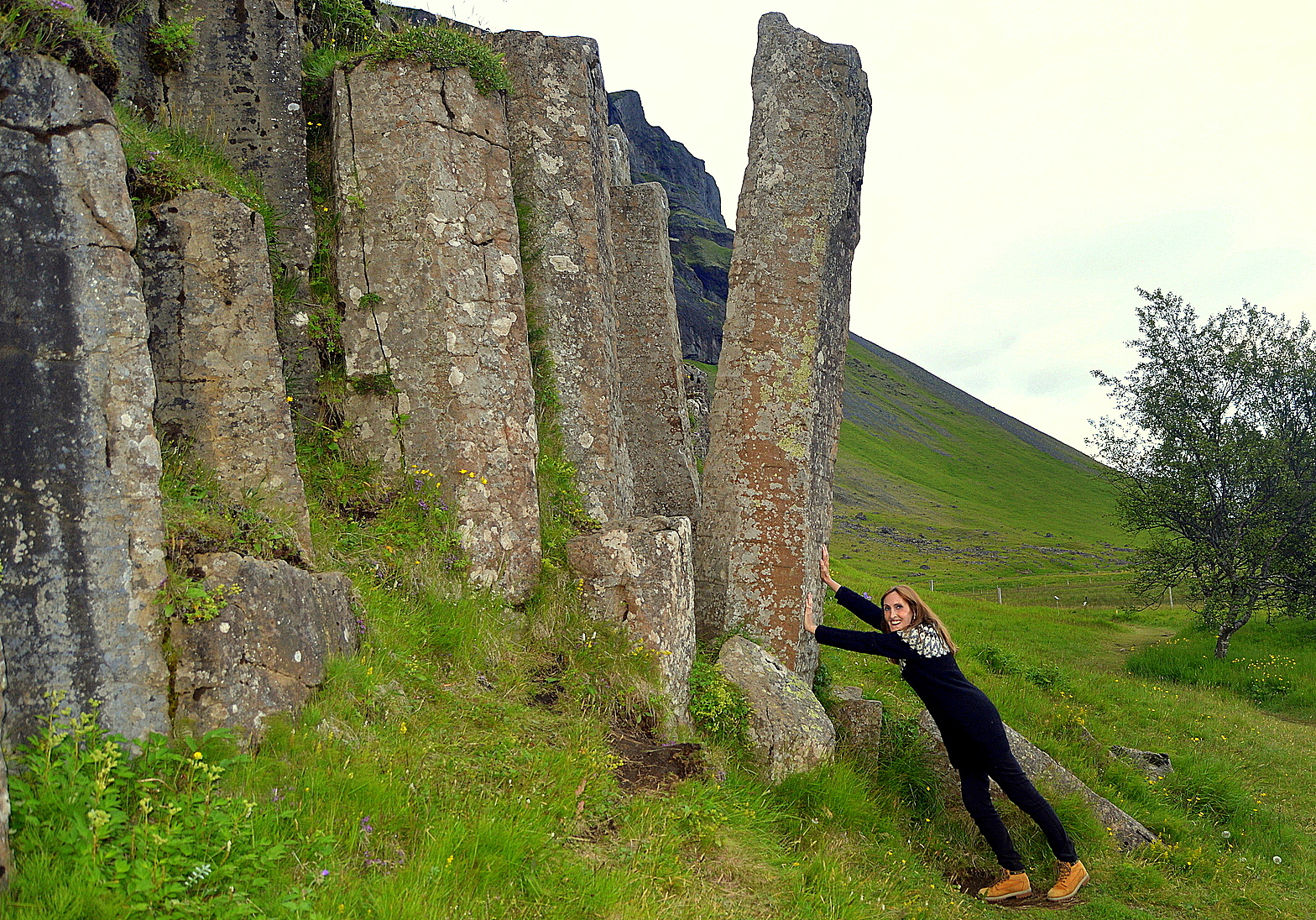 Extraordinary Columnar Basalt and Waterfalls in South-Iceland - Foss á ...