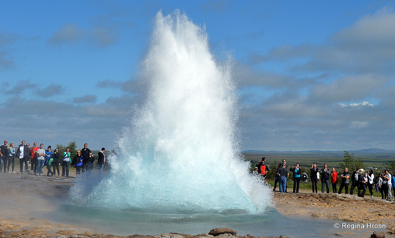 The spectacular Geysir Geothermal Area - Strokkur and all the other Hot ...